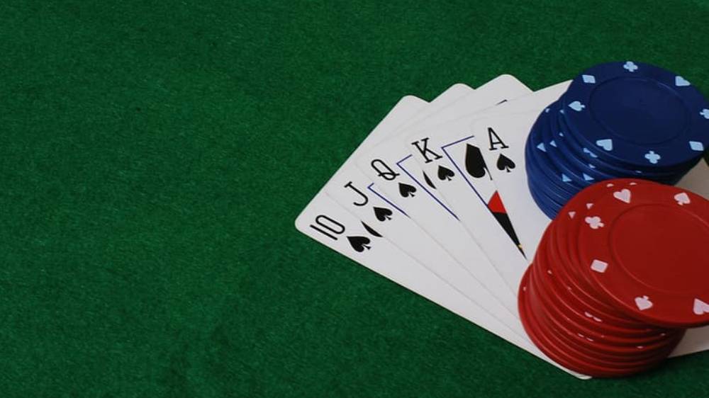 The Poker Tell - Understanding Body Language and Bluffs